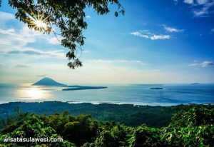 Mengintip Pemandangan Kota Manado dari Ketinggian Gunung Tumpa